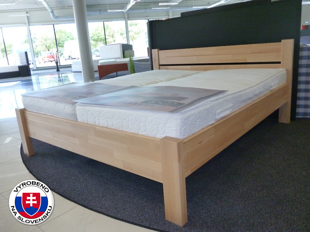 Manželská postel 220x200 cm Ema (masiv) | HezkyNabytek